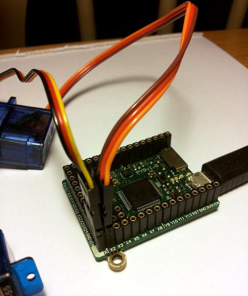 1. Controlling hobby servo motors — MicroPython latest documentation